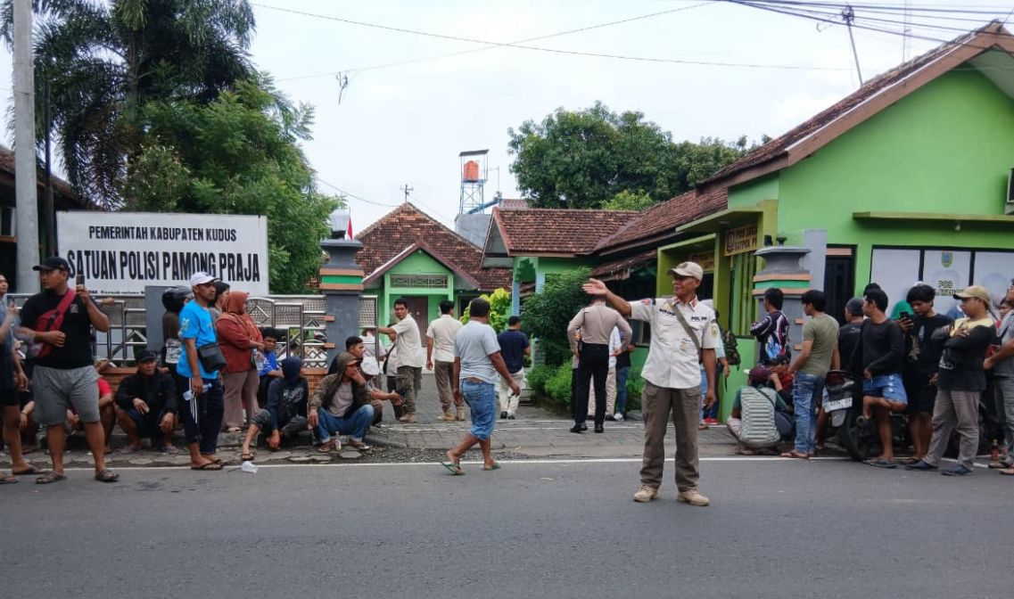Pedagang Sayur Pasar Bitingan Kudus Tolak Dipindah, Dasar Hukum ...