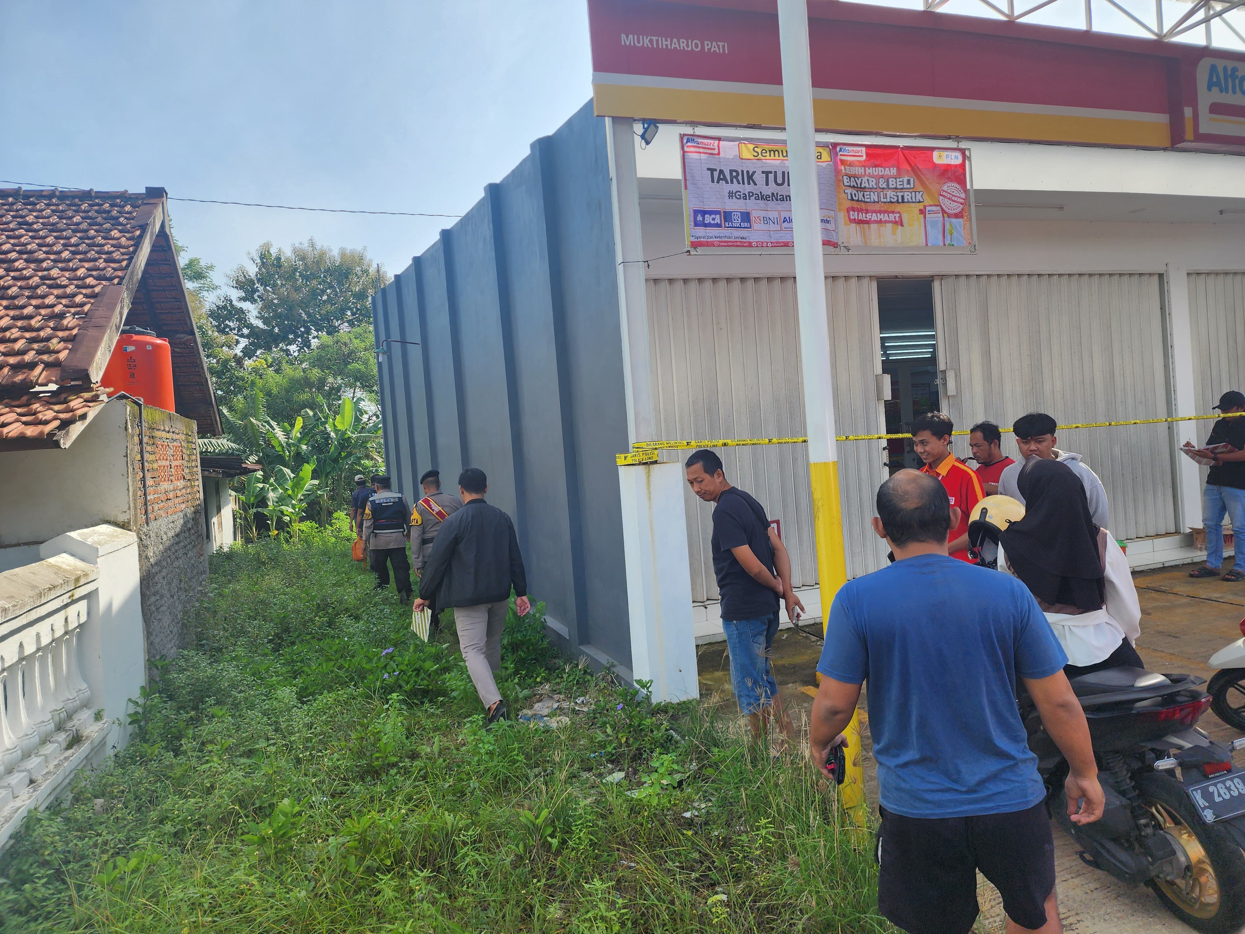 Pencuri Gentayangan di Tengah Bencana, Alfamart Margorejo Pati Dibobol ...