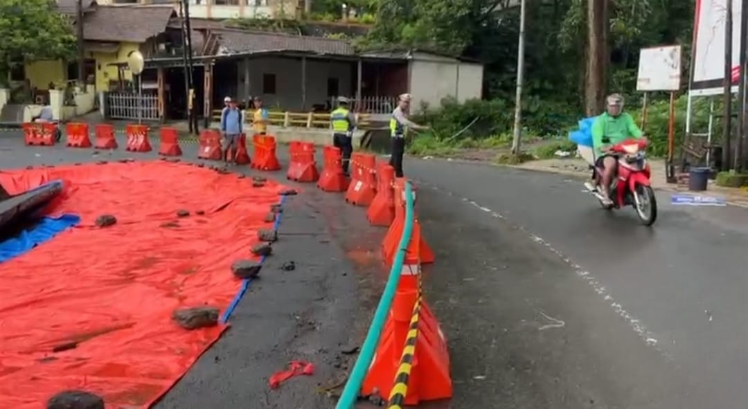 Jalan Utama ke Wisata Religi Sunan Muria Longsor, Rute Bus Peziarah ...